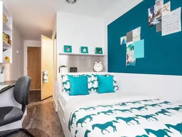 Just in! 1 BR Canal Point Classic Ensuite