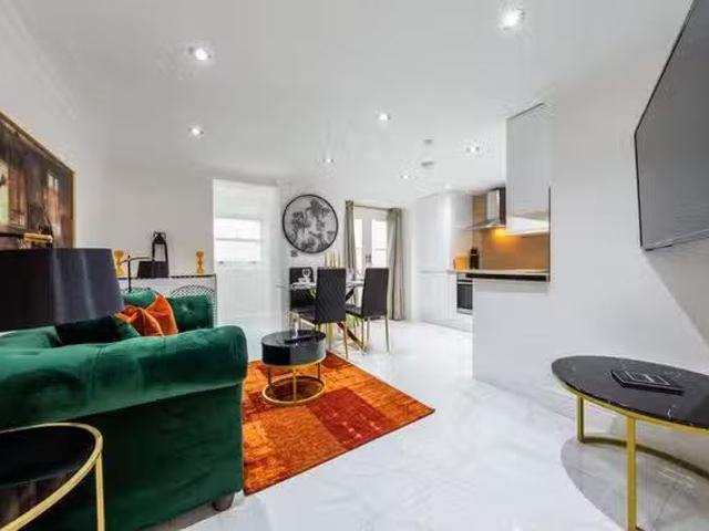 Deal! 1 BR Chilworth Street