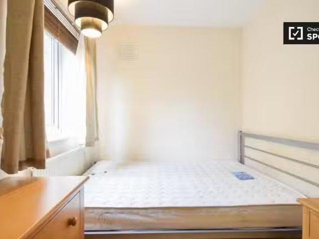 For Rent! 1 BR Comfortable room in 4 bedroom flat in Wandswort.