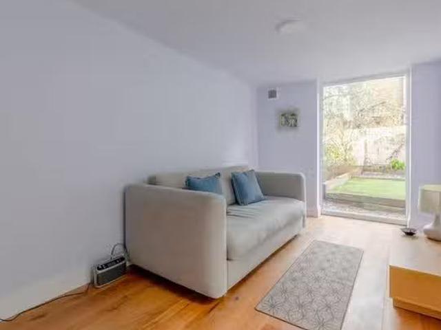 For Rent! 1 BR Consort Road