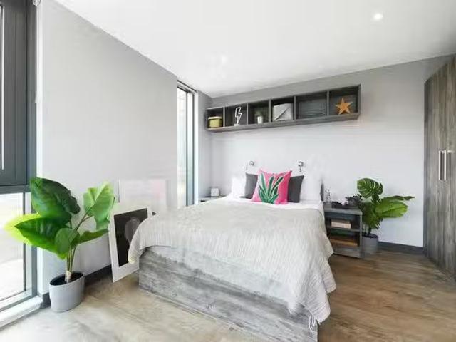 New 1 BR Crown Place, Norwich Terrace En suite
