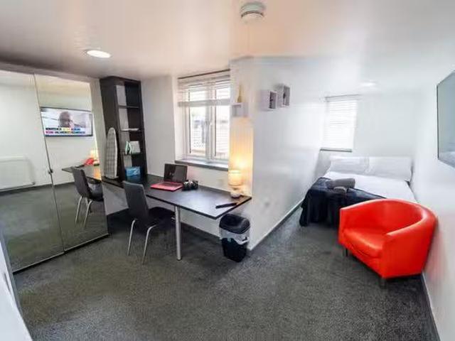 Just in! 1 BR Dale Road