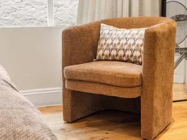 Rental! 1 BR Devonshire Terrace