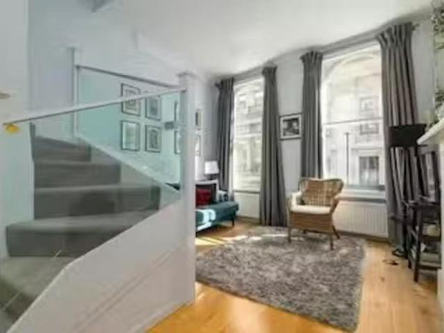 New 1 BR Great Queen Street, London