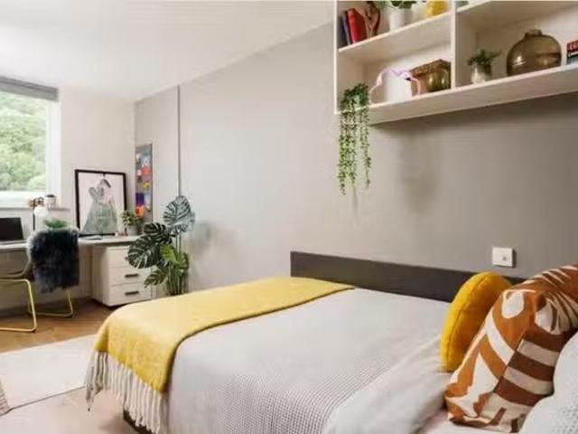 Nice 1 BR Houghall Court Classic En Suite