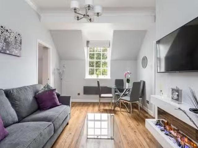 New 1 BR Jewbury