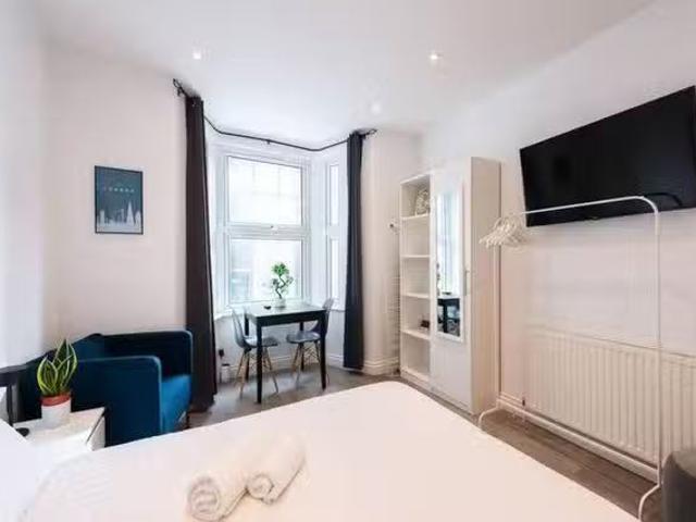 Charming 1 BR Lorenzo Street