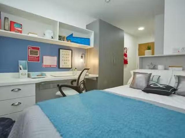 New 1 BR Merchant Apartments En suite bronze