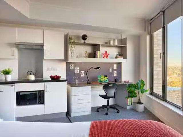 Unique 1 BR Pablo Fanque House Gold Ensuite