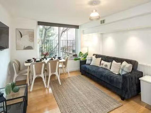 Nice 1 BR Pilton Place
