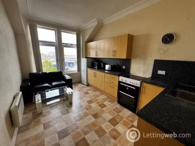 Cheap 1 BR Property to rent in Market Street,, Aberdeen, AB11.