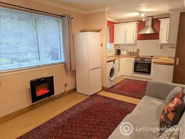 Just in! 1 BR Property to rent in Mill Court, Woodside, Aberde.