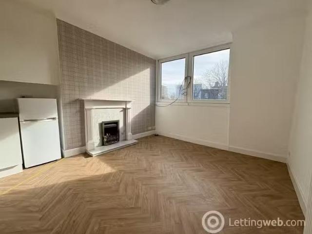 New 1 BR Property to rent in Attic Floor Left, 190 Union Grove.
