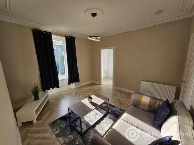 Cheap 1 BR Property to rent in Claremont Street, West End, Abe.