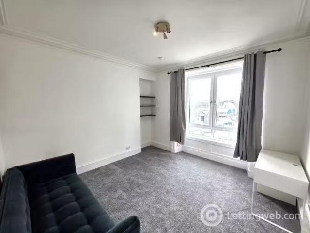 Rental! 1 BR Property to rent in Commerce Street, City Centre.