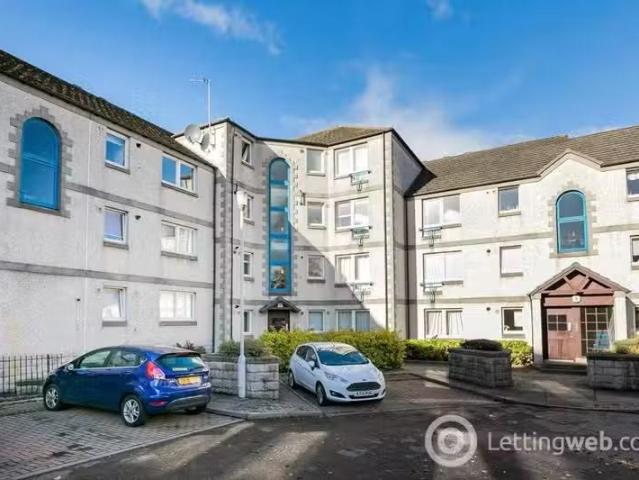 Cozy 1 BR Property to rent in Ferryhill Gardens, Aberdeen, AB11