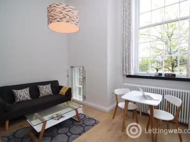 Just in! 1 BR Property to rent in Flat 17, Mc Donald Road, Bro.