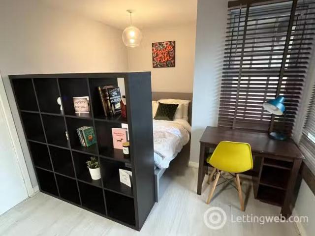 For Rent! 1 BR Property to rent in King Street, Aberdeen, AB24.