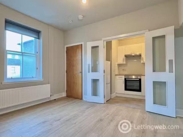 Unique 1 BR Property to rent in Patriothall, Stockbridge, Edin.