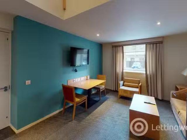 For Rent! 1 BR Property to rent in Rosemount Viaduct, Rosemoun.