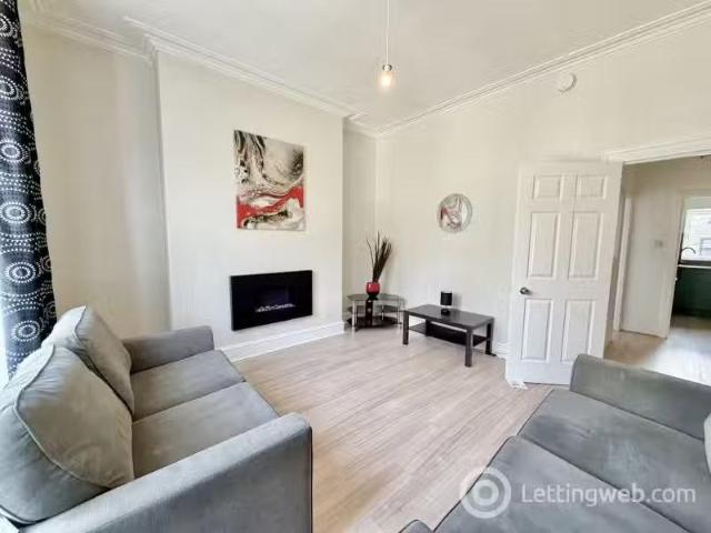 Charming 1 BR Property to rent in Second Floor Right, 29 Wallf.