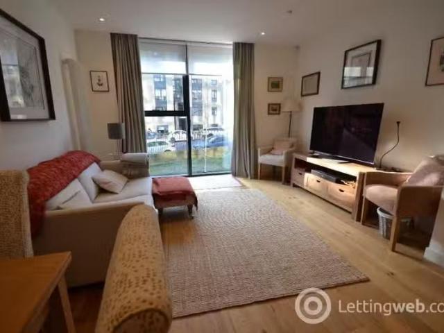 Just in! 1 BR Property to rent in Simpson Loan, Central, Edinb.