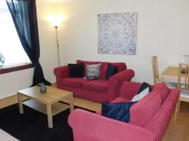 Cheap 1 BR Property to rent in Skene Square, Rosemount, Aberde.
