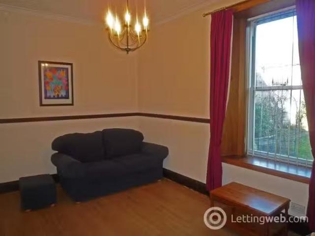 Just in! 1 BR Property to rent in 1 Springbank Place, Aberdeen.