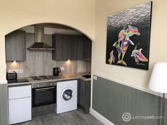 Charming 1 BR Property to rent in 5 Grampian Place Aberdeen AB.