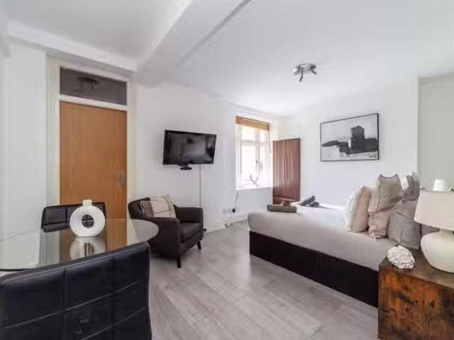 Cheap 1 BR Randolph Avenue