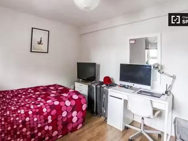New 1 BR Room for rent in 4 Bedroom Apartment in Bromley by Bow