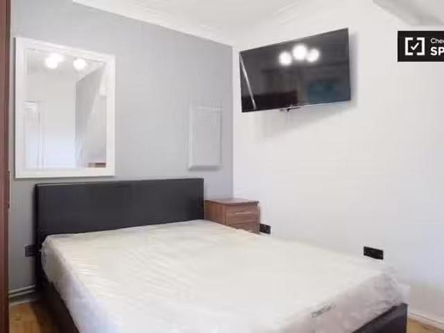 Charming 1 BR Room in a shared 5 bedroom apartment for rent in.