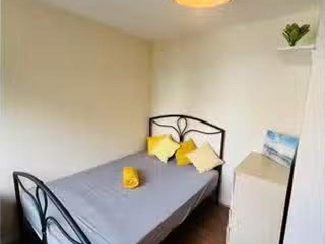 Unique 1 BR Room in shared flat for rent in Latchmere, London