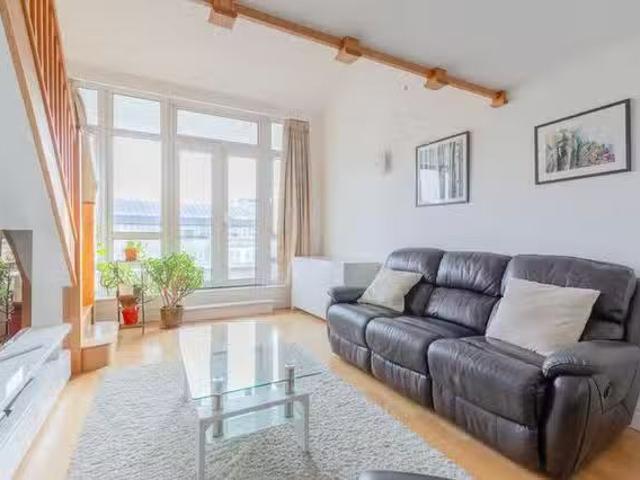 Cozy 1 BR Saint Davids Square