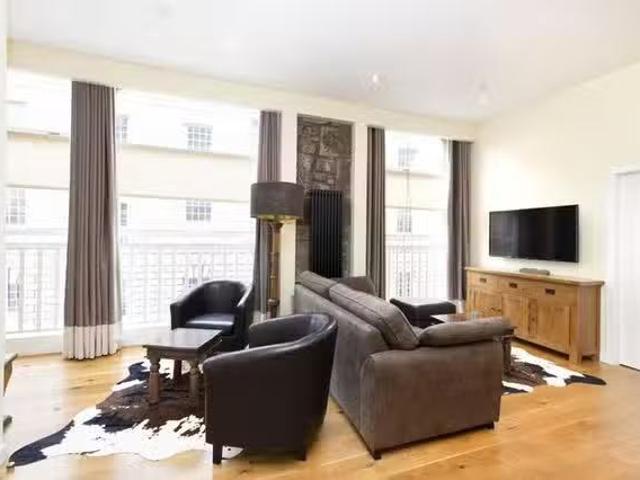 Charming 1 BR Saint Giles' Street