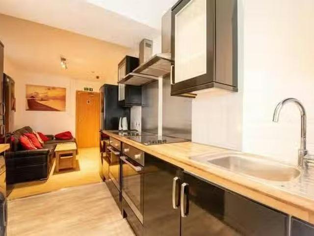 Cozy 1 BR Saint Helen's Road, Swansea
