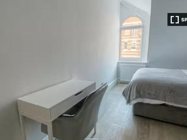 Charming 1 BR Studio apartment for rent in Earl'S Court, London