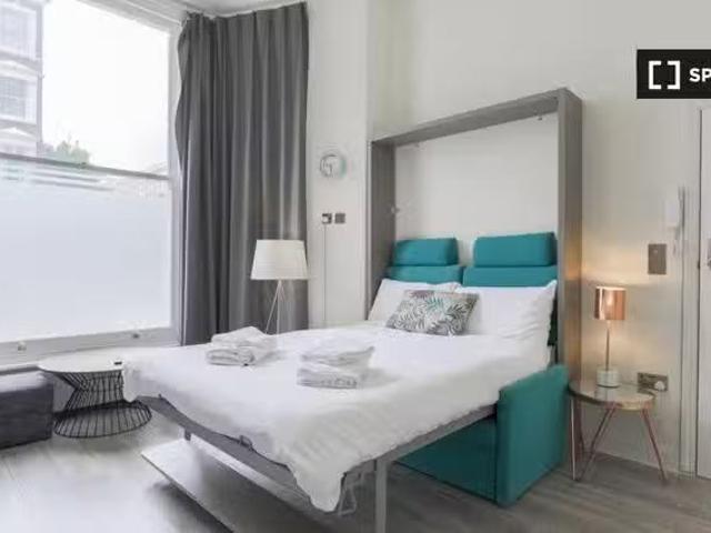 Rental! 1 BR Studio for rent in Abingdon, London