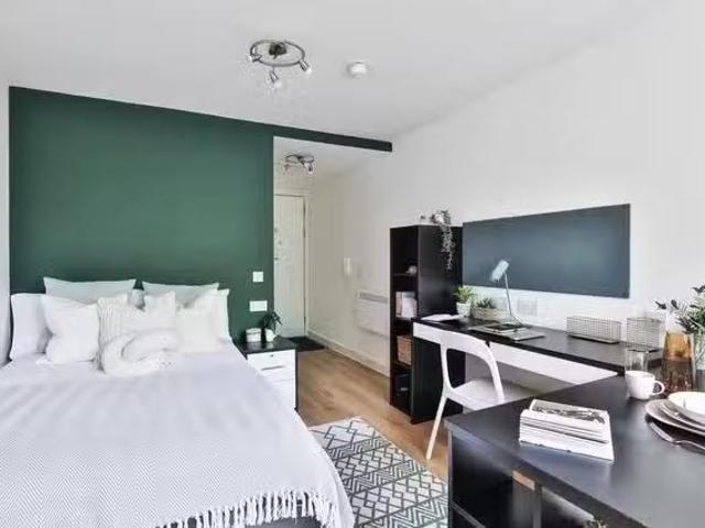 Unique 1 Room Hayward House Classic 3 Bed Apartment Internal.