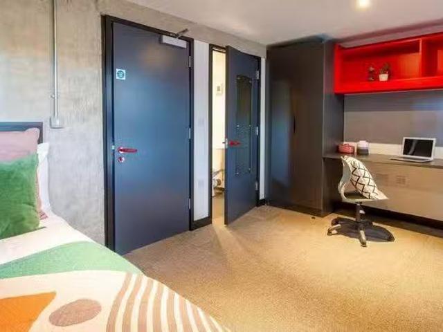 Cozy 1 Room residence near Rhodes Street Cosy double ensuite b.