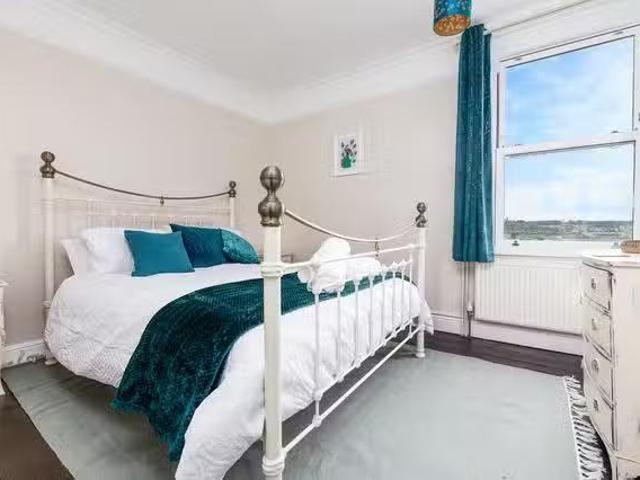 Rental! 1 Room The Lindum House 3 Bed 2 Bath