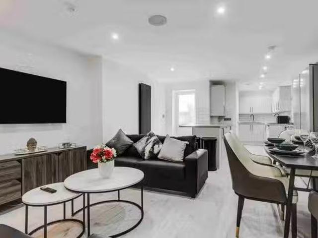 Unique 1 Room 29 Malvern Road, L6 6 Beds 3 Baths