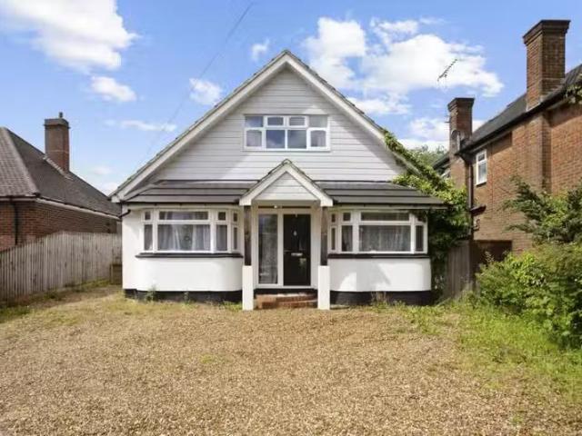 Rental! 2 BA 4 bedroom detached house for rent in Green Lane S.