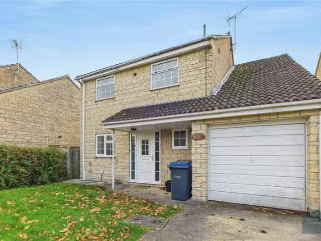 Just in! 2 BA 4 bedroom detached house for rent in Hobhouse Cl.