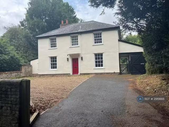 New 2 BA 4 bedroom detached house for rent in Wendens Ambo, Sa.