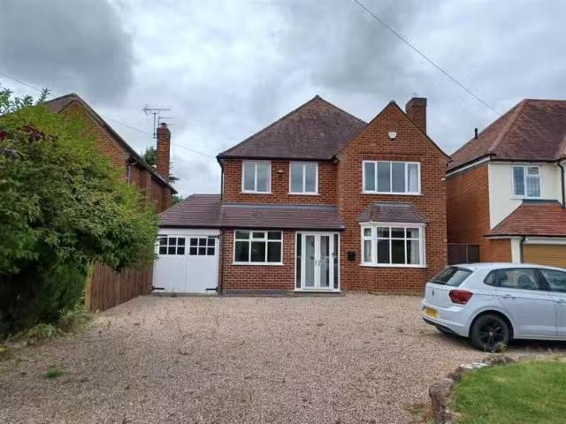 Rental! 2 BA 4 bedroom detached house for rent in Widney Manor.