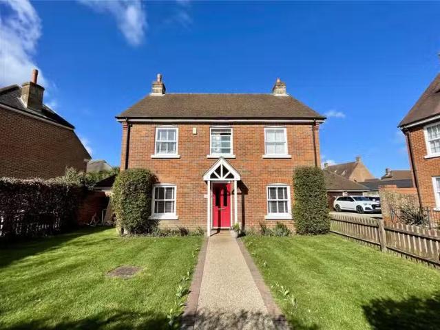 Deal! 2 BA 4 bedroom detached house for rent in Taylor Drive.