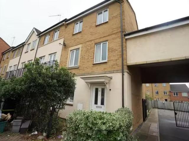 New 2 BA 4 bedroom house for rent in Thackeray, Horfield, Bris.