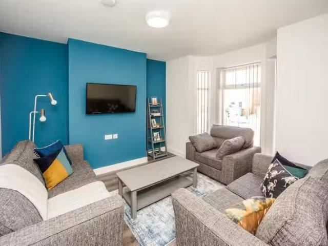For Rent! 2 BA 4 bedroom house share for rent in Falmouth Stre.