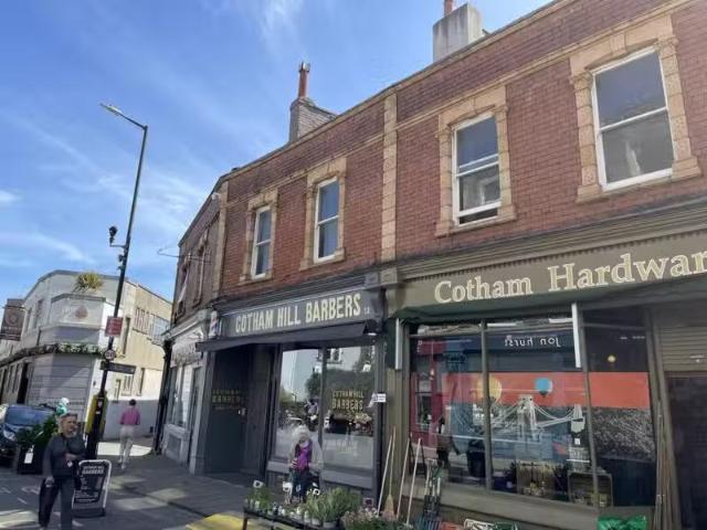 Cheap 2 BA 4 bedroom maisonette for rent in Cotham Hill, Redla.